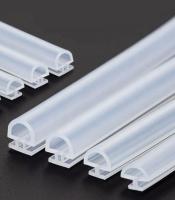 China EPDM Rubber Weather Seal Strip 1 Inch Width Suitable For Harsh Temperature Conditions for sale