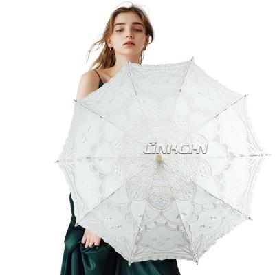 China Elegant Wedding Lace Parasol with Wooden Handle - 65cm Promotional Party Supplies for Brides for sale