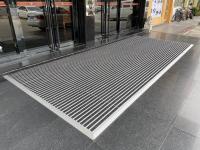 China Closed Struture 12mm Anodizing 2.35mm Floor Entrance Mat for sale