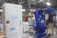 China HWASHI 165KG Payload Robot for Mild Steel Drawer Resistance Spot Welding Equipment for sale