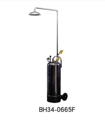 China Emergency Portable Eyewash Station 80L-100L with 15-Minute Flow Duration and Stainless Steel Construction for sale