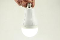 China Rechargeable Led Bulb And Emergency Bulb Energy Saving Intelligent Emergency Light for sale