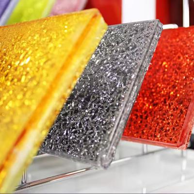 China Flat Colored Bespoke Decorative Tempered Ice Cracked Laminated Glass for Modern Homes for sale
