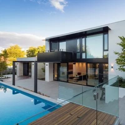 China Residential Swimming Pool Frameless Glass Fences with Drill Holes and Edge Works for sale