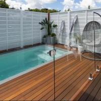 China High Strengthened 50*50 Square Steel Spigot Glass Panel Swimming Pool Fence with Drill Holes Edge Works for sale
