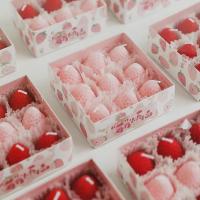 China Home Decorative Aromatherapy Gift Set Lovely Creative Candle Strawberry for sale