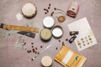 China Colored Candle Soy Wax Kit Include Wax Wicks Tins DIY Candle Making Kit for sale