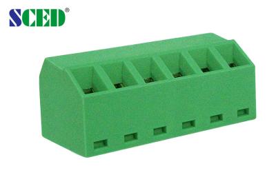 China 45 Degree Wire Inlet Screw Type Terminal Block 10A 3.81mm PA66 Housing for sale
