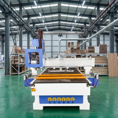 China 1313 ATC CNC Router Machine 9kW Air Cooling Spindle 380V 60Hz Engraving Cutting for sale
