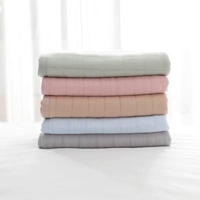 China Scuba Lightweight Cotton Blankets 30x40 Fluffy Polyester Solid Color Throw Blankets for sale