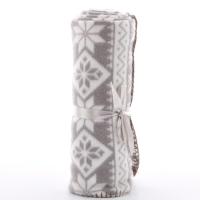 China Snowflake Fleece Travel Pillow Fade Resistant Polyester Fleece Blanket Set for sale
