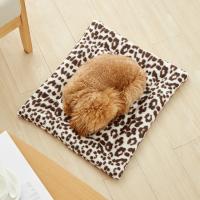 China Fade Resistant Pet Bed Blanket Polyester Super Soft Polar Fleece Blanket for sale
