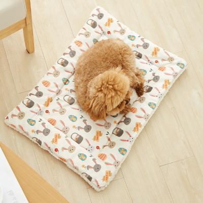 China Fade Resistant Warm Pet Blanket Polyester Animal Small Polar Fleece Blanket for sale