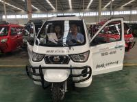 China Hot selling 2021 new adult  3 wheel gasoline motorcycles closed cabin tricycle for passenger for sale