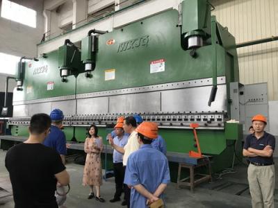 China Tandem Press Brake with Max Open Height 300-1500 Mm, Table Length 2000-12000 Mm, and Max Bending Angle 30-180 Degrees for sale