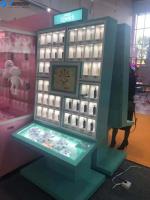 China Entertainmentsocial Vending Machine , Shopping Mall Club Odd Vending Machines for sale