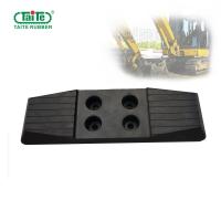 China Komatsu Excavator Rubber Pads 450mm Width Less Damage To The Ground Surface for sale