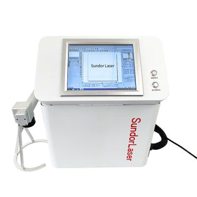 China Raycus 20W 30W 50W Fiber Laser Marking Machine for Metal Plastic Engraving Cutting 110x110mm for sale