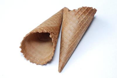 China 23° Angle Chocolate Ice Cream Cone - Small Rolled Sugar Cones for Professional Ice Cream Production for sale