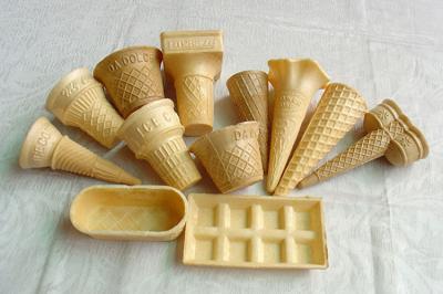 China Milk Flavor Ice Cream Sugar Cones 135mm Height with 23° Angle - 48-52mm Diameter, 240 Cones per Box for sale