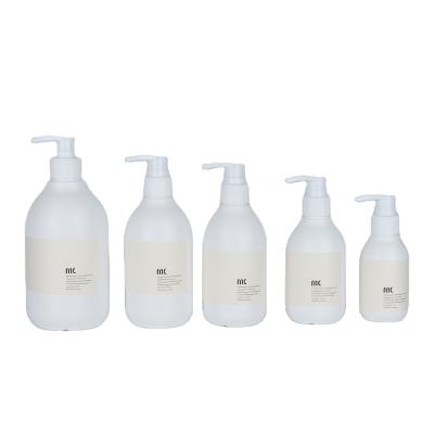 China Round PE Shampoo Bottle 100ML to 500ML Screen Printing Hand Wash Bottle for sale