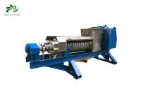 China Food Dewatering Screw Press Machine with Crusher 304SS 0.2-15T Capacity 3-22kW Power for sale