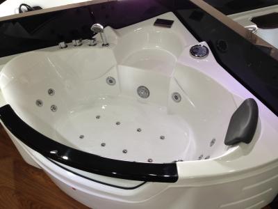 China whirlpool massage bathtub for sale