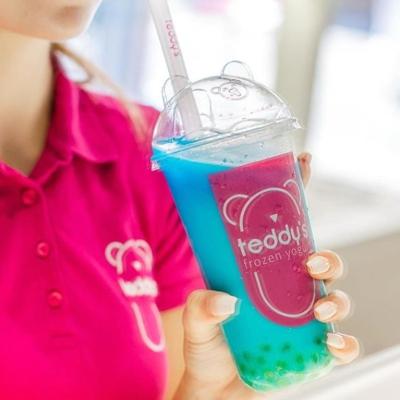 China 700ml PET Plastic Cups with Bear Lid for Bubble Tea Cold Drinks for sale