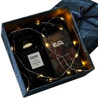 China Custom Cosmetics Gift Box Set with 1200g Cardboard & 157g Artpaper - Lid and Base Design for Christmas & Valentine's Day for sale