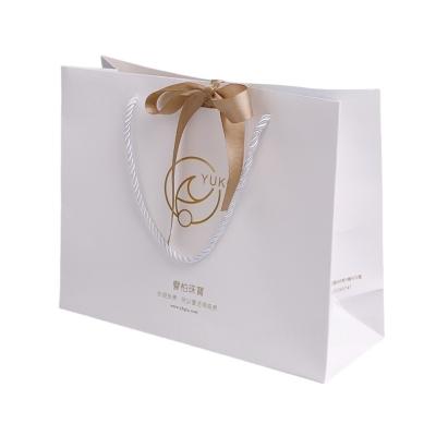 China Large Jewelry Shopping Paper Bags with Gold Foil Logo - Customizable 30x40cm Packaging for Fashion Stores for sale