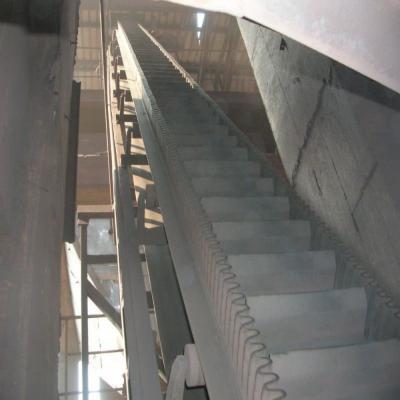 China Corrugated Sidewall Conveyor Belt 50-400mm Height for Steep Incline Bulk Material Handling for sale
