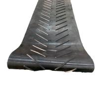 China Flexible Herringbone Chevron Conveyor Belt 40° Incline 32mm Cleat Industrial Rubber for sale