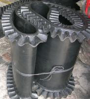 China Corrugated Sidewall Conveyor Belt 60-300mm Height for Bulk Material Handling 0-90 Degree Incline for sale