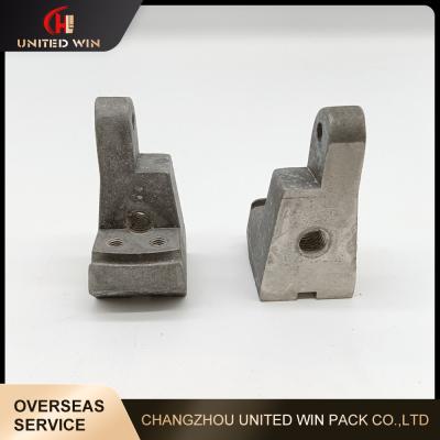 China 6 / 8 Shuttle Circular Loom Spare Parts Iron Back Bearing Block For Planar Cam for sale