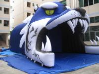 China Custom Inflatable Wolf Head Mascot Tunnel Tent 8x4x3m 210D Oxford Fabric for sale