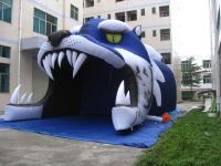 China Custom Inflatable Wolf Head Mascot Tunnel Tent 8x4x3m 210D Oxford Fabric for sale