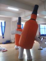China Custom Inflatable Bottle Moving Cartoon 2.5mH for Advertising Promotion for sale
