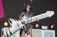 China Custom Inflatable PVC Guitar 1-6m for Music Party Promotion Advertising for sale