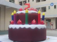 China factory customized giant inflatable birthday cake model for advertising party for sale