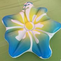 China Custom Inflatable Flower Pool Float Mat 150cm 0.3mm PVC for Party Promotion for sale
