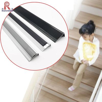 China 3mm Aluminum Stair Nosing For Concrete Stairs Powder Coating for sale