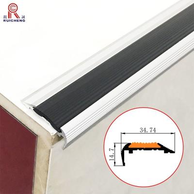 China 2.5m Aluminium Anti Non Slip Stair Edge Nosing T5 Temper 6063 Grade for sale