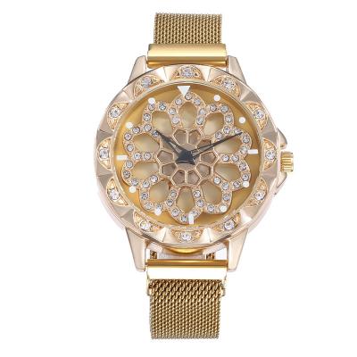China Classic 30 Meter Rotating Dial Wrist Watch Customized Logo With Magnetic Strap for sale