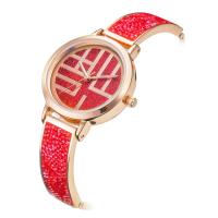 China IP Rose Gold Womens Fashion Watch Alloy Ladies Classic Quartz Watch for sale