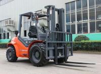 China Mechanical Rough Terrain Forklift 2.5 Ton 4 Wheel Drive Up To 48 Inches for sale