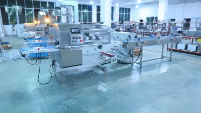 China 230mm Width Zigzag Cutter Horizontal Flow Wrap Machine Belt Infeed Conveyor Film Bottom for sale