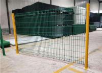 China 50*200mm Pvc Coated Wire Mesh Fence 3d Curved Welded With Peach Post for sale