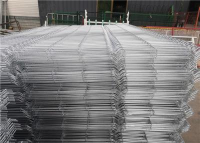 China Triangle Bending 3.0mm Weld Mesh Fence Panels Outdoor Garden 3d Curved for sale