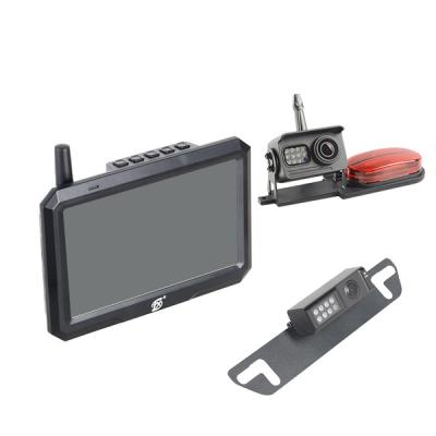 China Night Vision Wireless RV Backup Camera 5 Inch LCD Color Screen 33ft Distances for sale