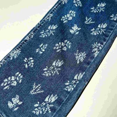 China 9.7 Oz Indigo Washed Elastic Denim Fabric By The Yard Flower Printed for sale